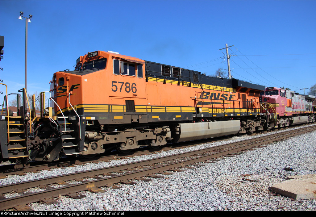 BNSF 5786